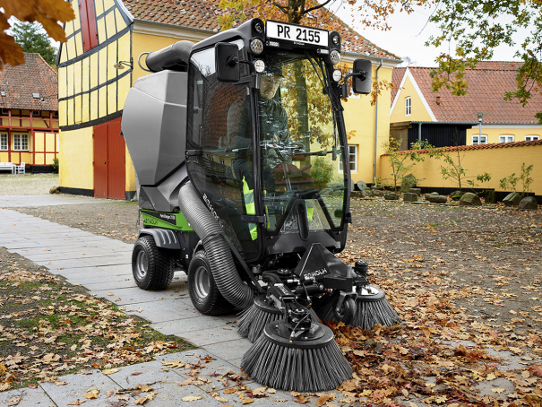 Komunální stroj Egholm Park Ranger 2155 | PROFISTROJE.CZ